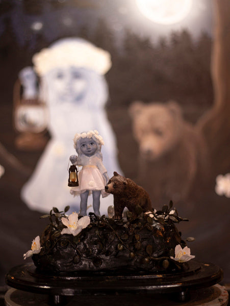 Anne Juul Christophersen - "In The Light Of The Full Moon" - resin & f ...